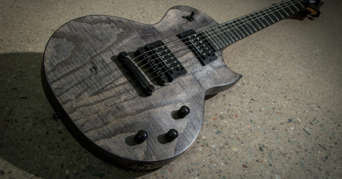 Jackson Pro Series Monarkh SC Ash EB CA: toxický monarcha | frontman.cz