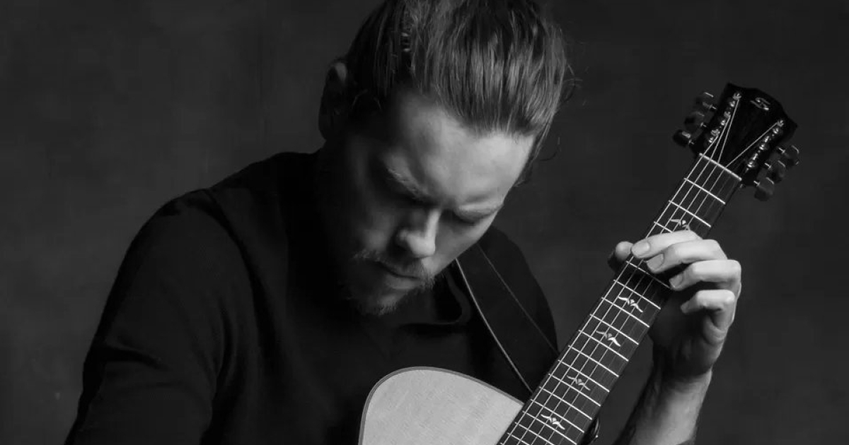 Adrian Bellue: Na akustice hledám sílu metalu a cit fingerstyle ...