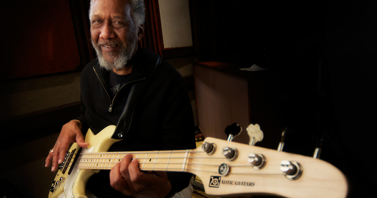 Baskytarová posilovna #82: fluidní groove Chucka Raineyho | frontman.cz