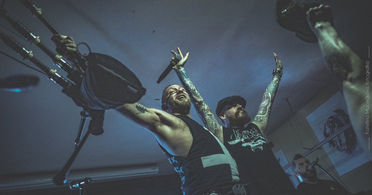 Klubařina, to je dřina #1: Slash Bar (Karlovy Vary) | frontman.cz