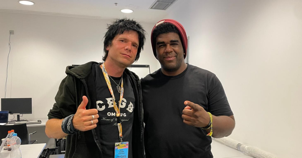 Urian Hackney (Iggy Pop, The Armed): Kytara pro leváky nebyla, tak jsem sedl za bicí | frontman.cz