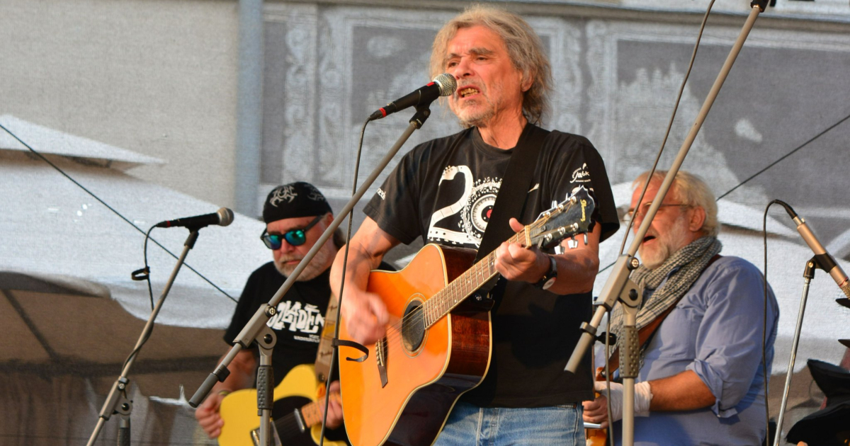 Poslední nádražák je příjemný bluesrockový výkřik z devadesátek ...