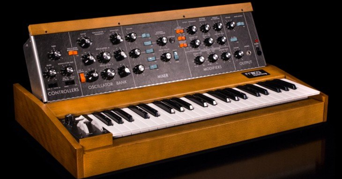 Slavný Minimoog Model D je zpět | frontman.cz