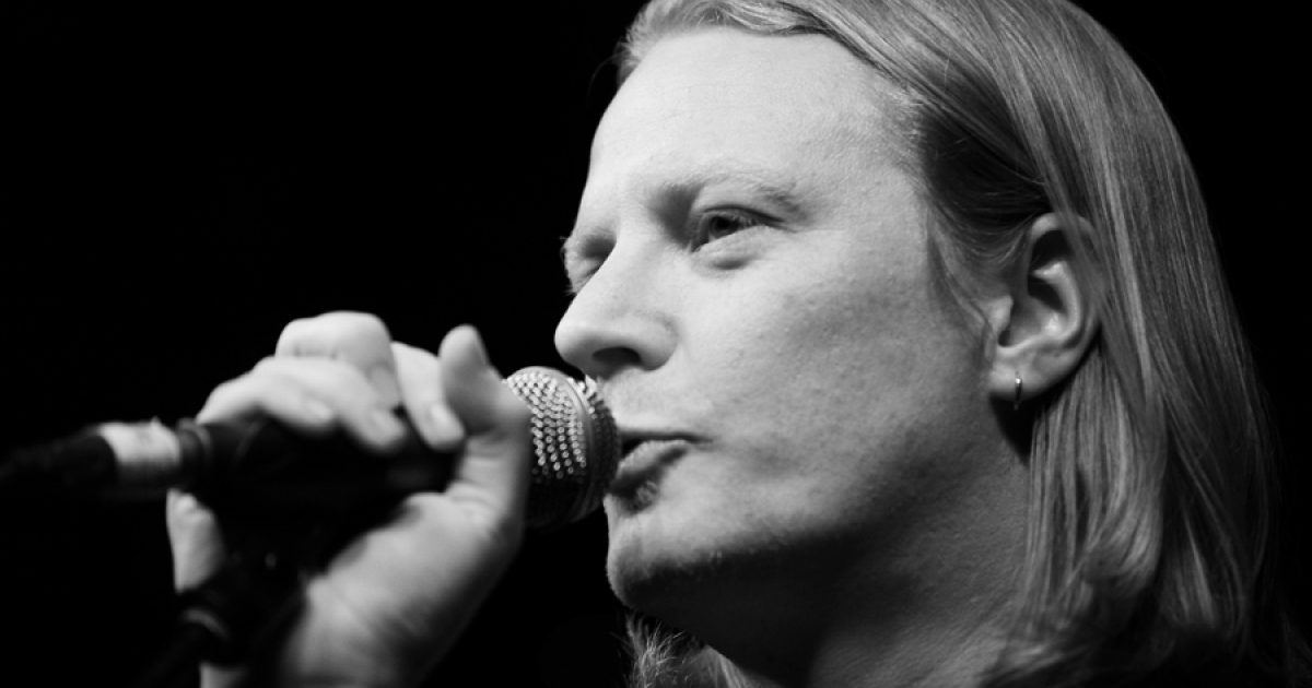 Matt Schofield: Do kytary jsem vyřízl díry jak do ementálu | frontman.cz