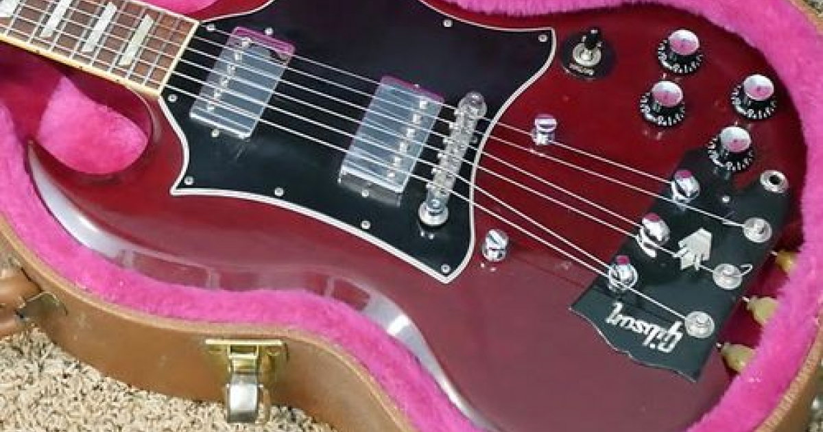 „Samodomo headlesska“ Gibson SG | frontman.cz