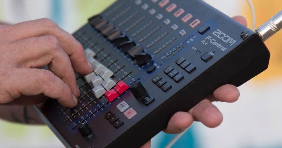 Ovládací stanice Zoom F-Control FRC-8 | frontman.cz